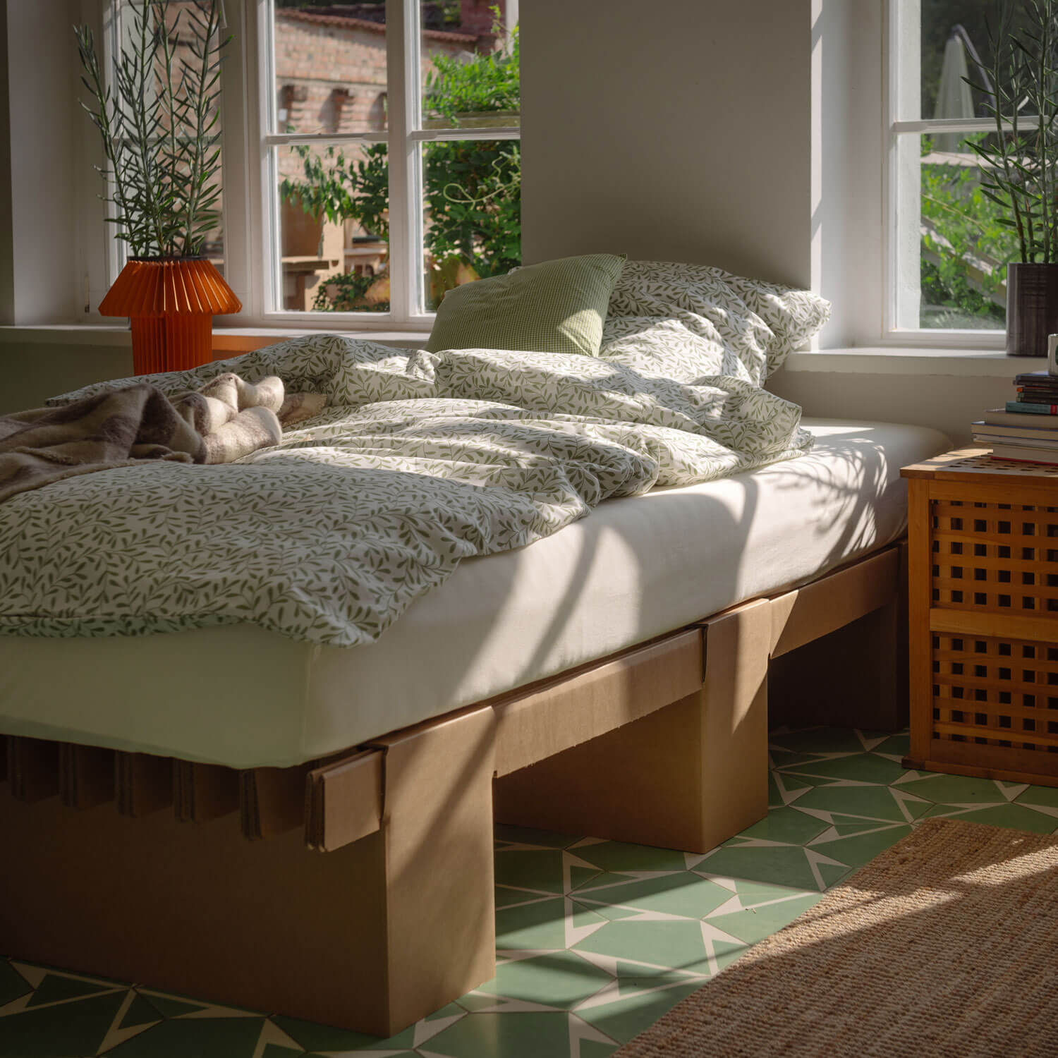 ROOM IN A BOX | GRID Bed