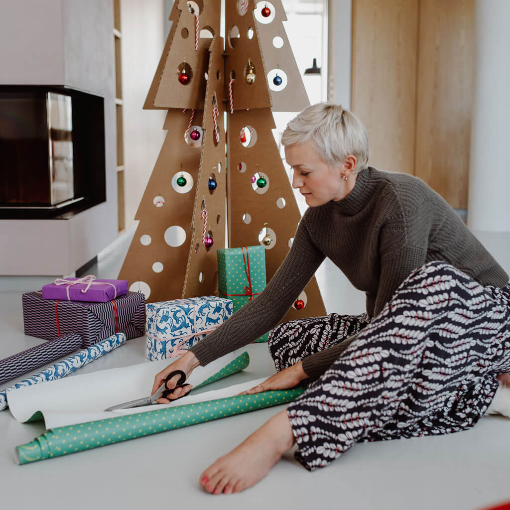 ROOM IN A BOX | Zero Waste Christmas Tree